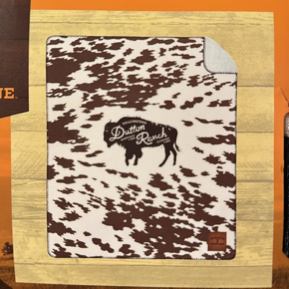 Yellowstone | Bedding | Yellowstone Silk Touch Sherpa Throw | Poshmark